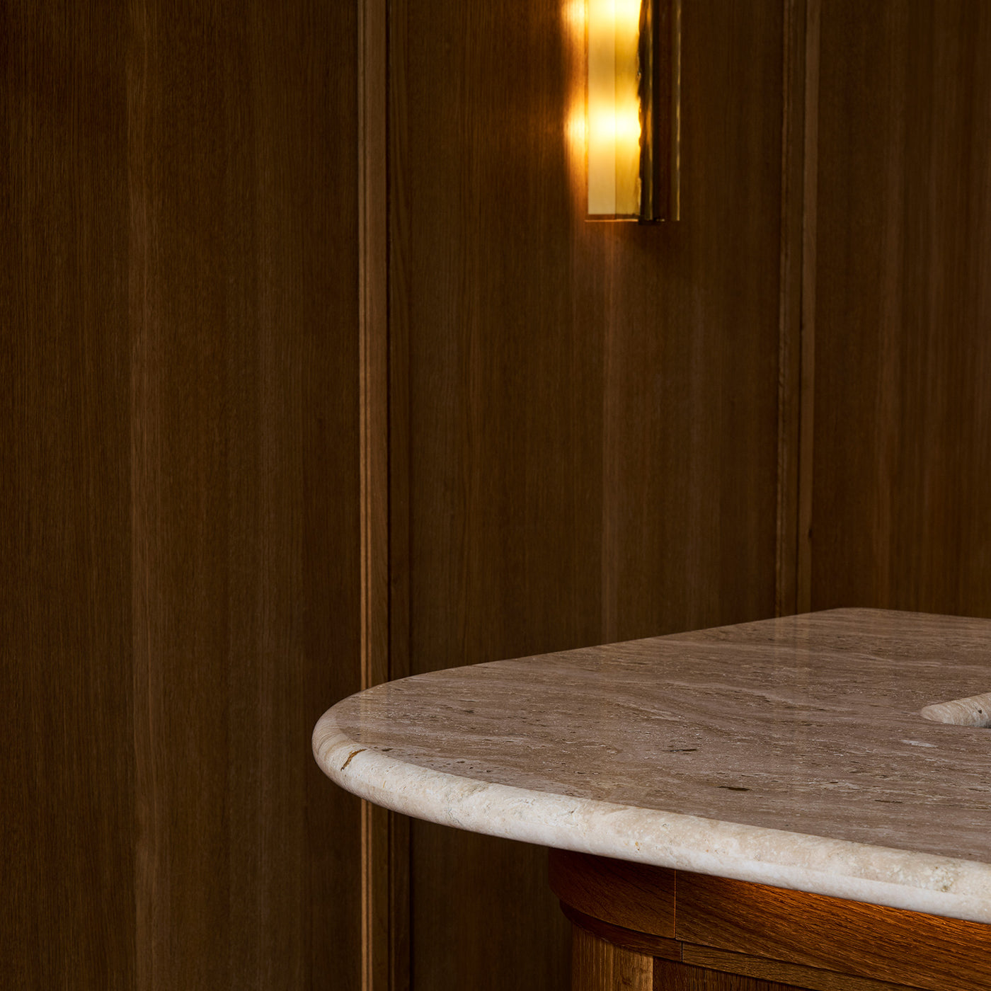 RYFF Wall 400 wall lamp | Black and brass | LYFA