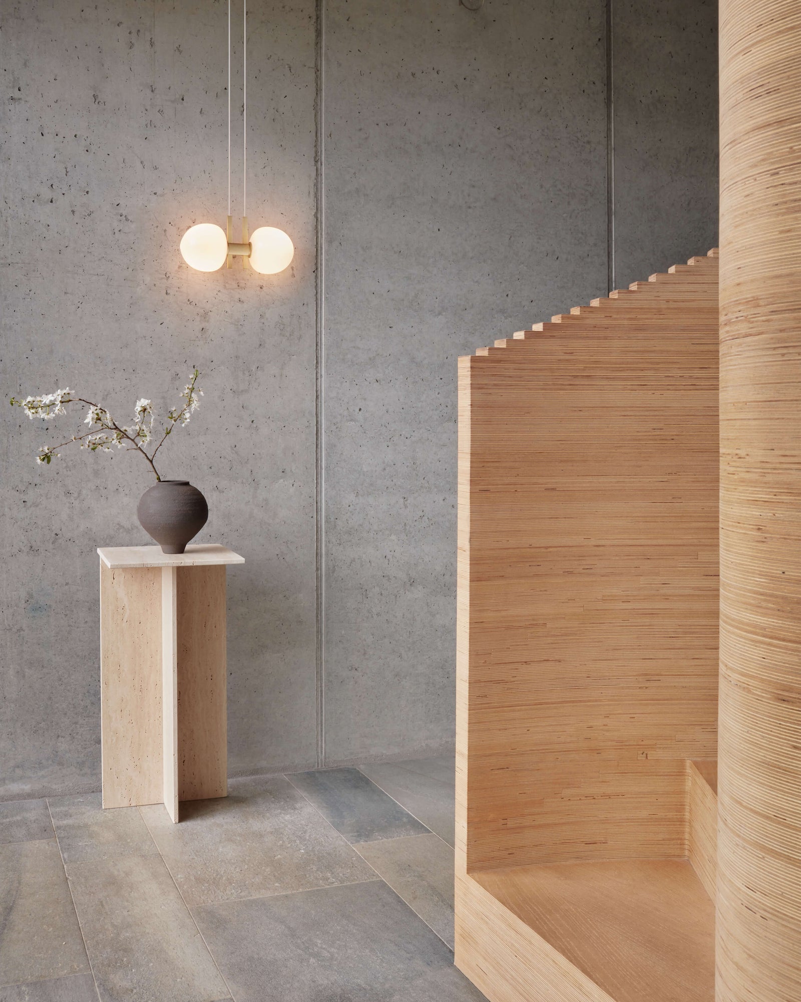 MEMOIR 120 ceiling lamp | Black and brass | LYFA